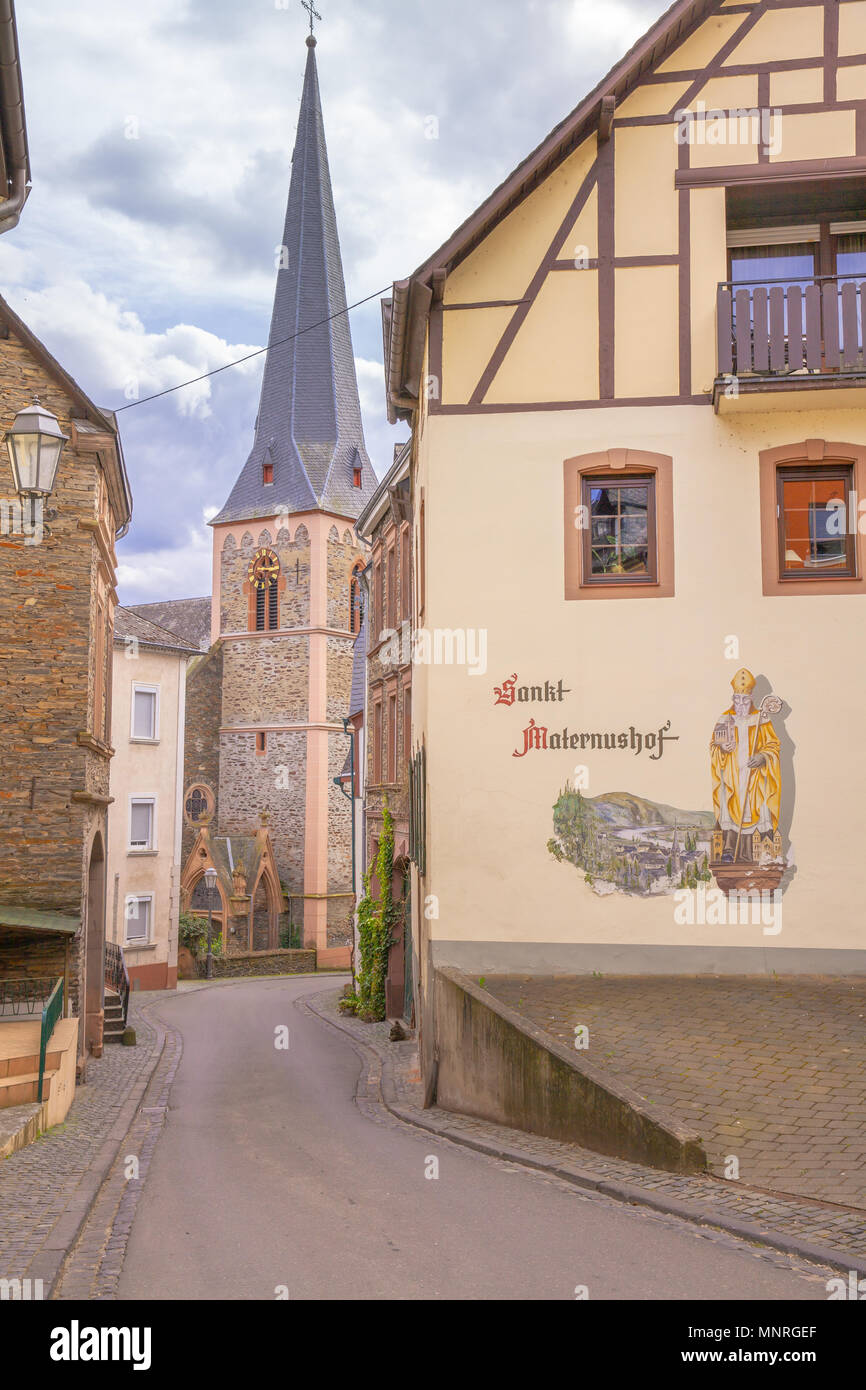 Urzig mosel deutschland -Fotos und -Bildmaterial in hoher Auflösung – Alamy