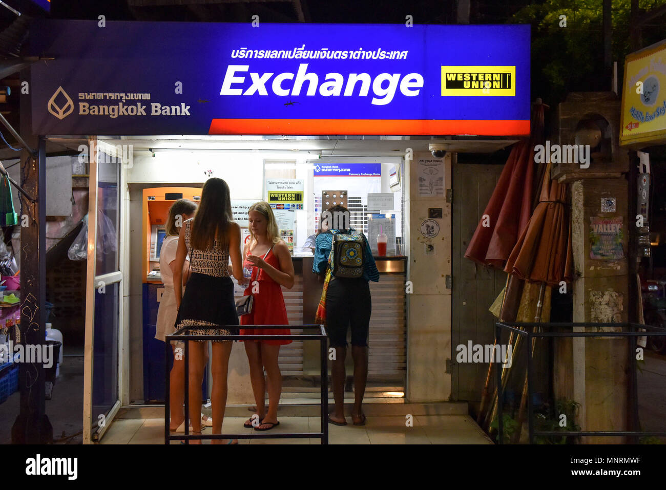 Currency exchange kiosk -Fotos und -Bildmaterial in hoher Auflösung – Alamy