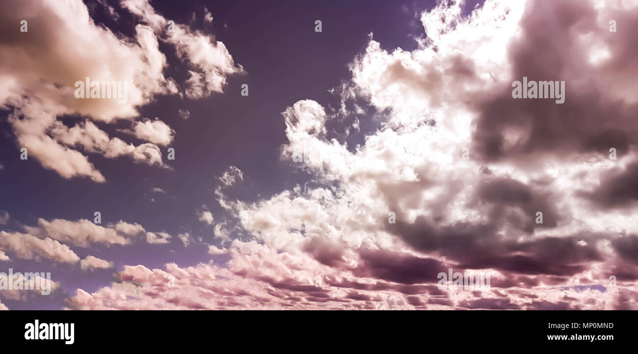 Lila und rosa himmel -Fotos und -Bildmaterial in hoher Auflösung – Alamy