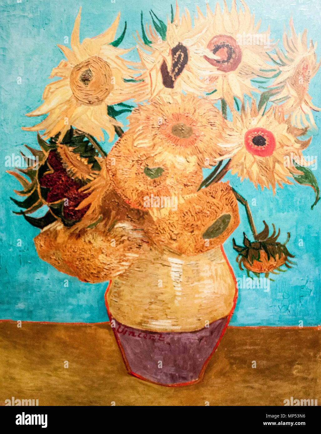 Fnfzehn Sonnenblumen In Einer Vase
