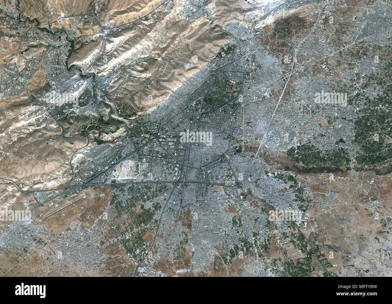 Damascus aerial view syria -Fotos und -Bildmaterial in hoher Auflösung ...