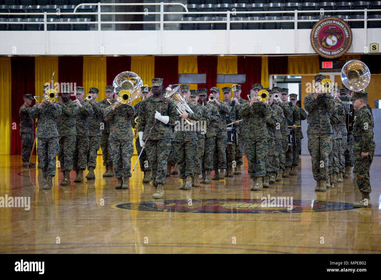 Us-Marines mit dem 2. Marine Division (2d MARDIV) Band, zentrale ...