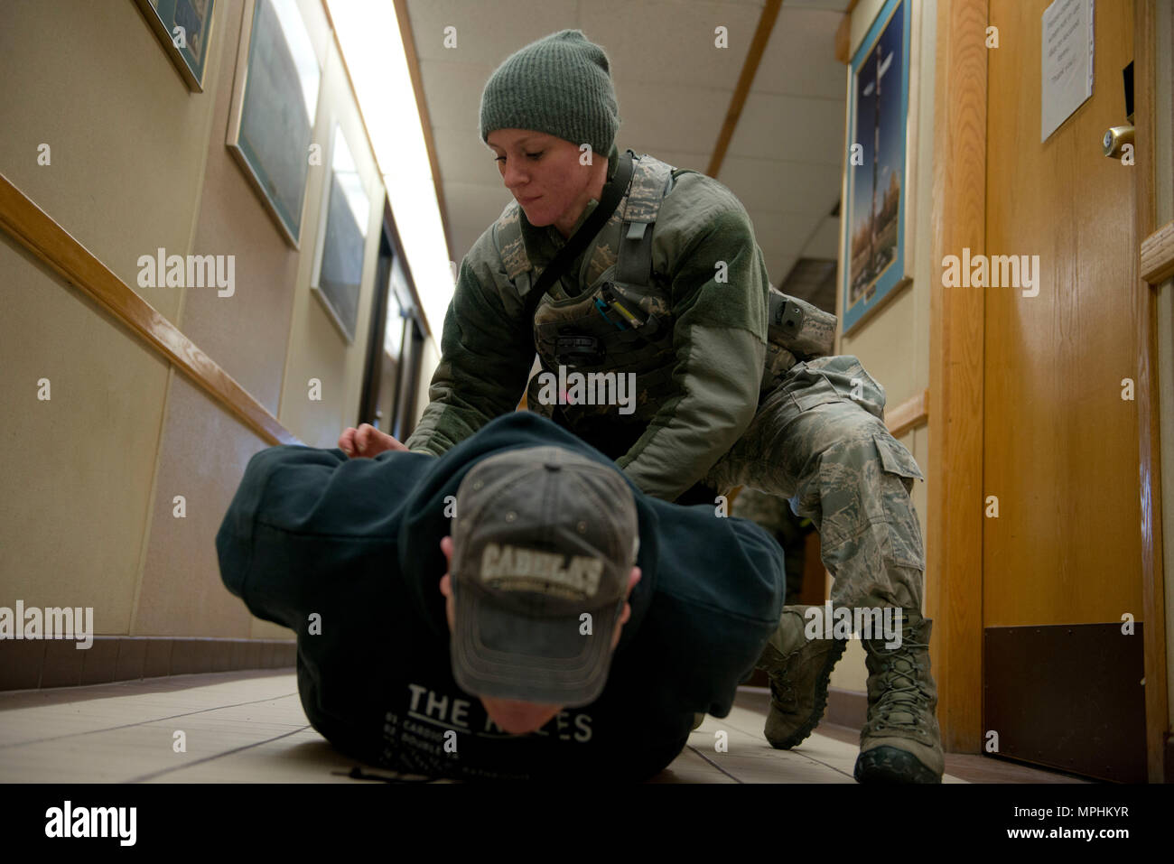 Air Force Staff Sgt. Brittney Howard, ein streifenpolizist mit der 673 ...