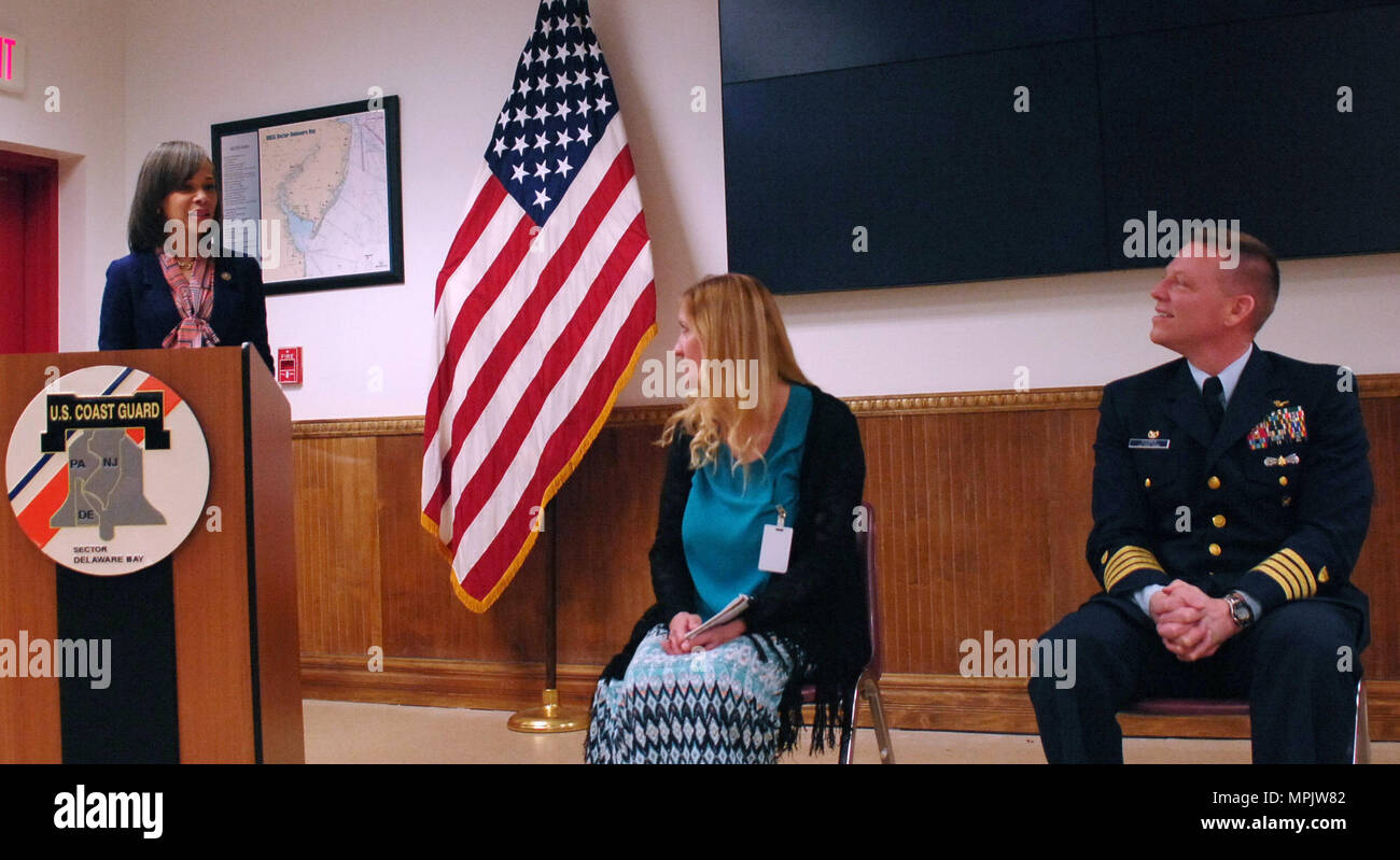 Bald man back of head -Fotos und -Bildmaterial in hoher Auflösung – Alamy