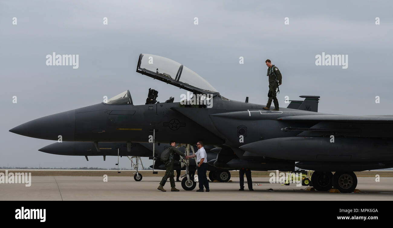 Kapitän Michael Broyles, 335 Fighter Squadron Waffen System offizier ...