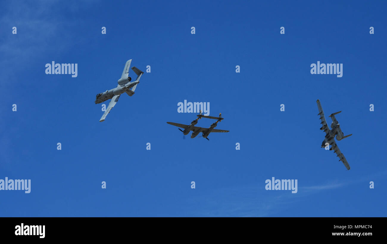 Zwei US Air Force C A-10 Thunderbolt IIs, zu der 354 Fighter Squadron ...