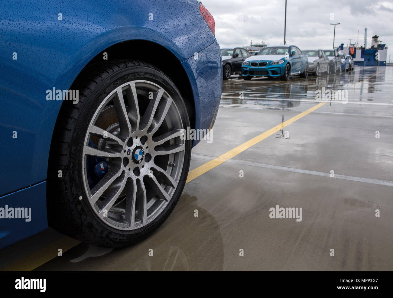 Bmw shipping -Fotos und -Bildmaterial in hoher Auflösung – Alamy