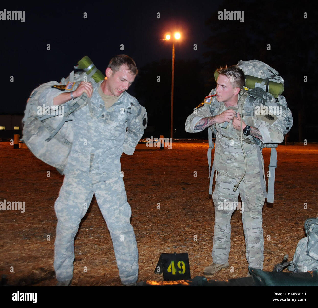Staff Sgt Luke Katz und seinem Teamkollegen, Sgt. 1. Klasse Troy Conrad ...