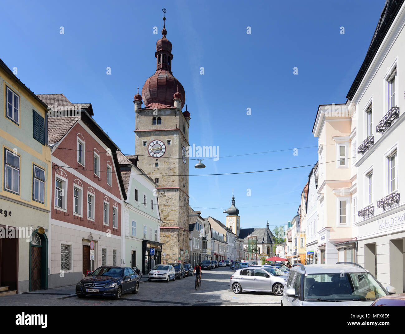 Waidhofen an der Ybbs: square Oberer Stadtplatz, Stadtturm (city tower ...