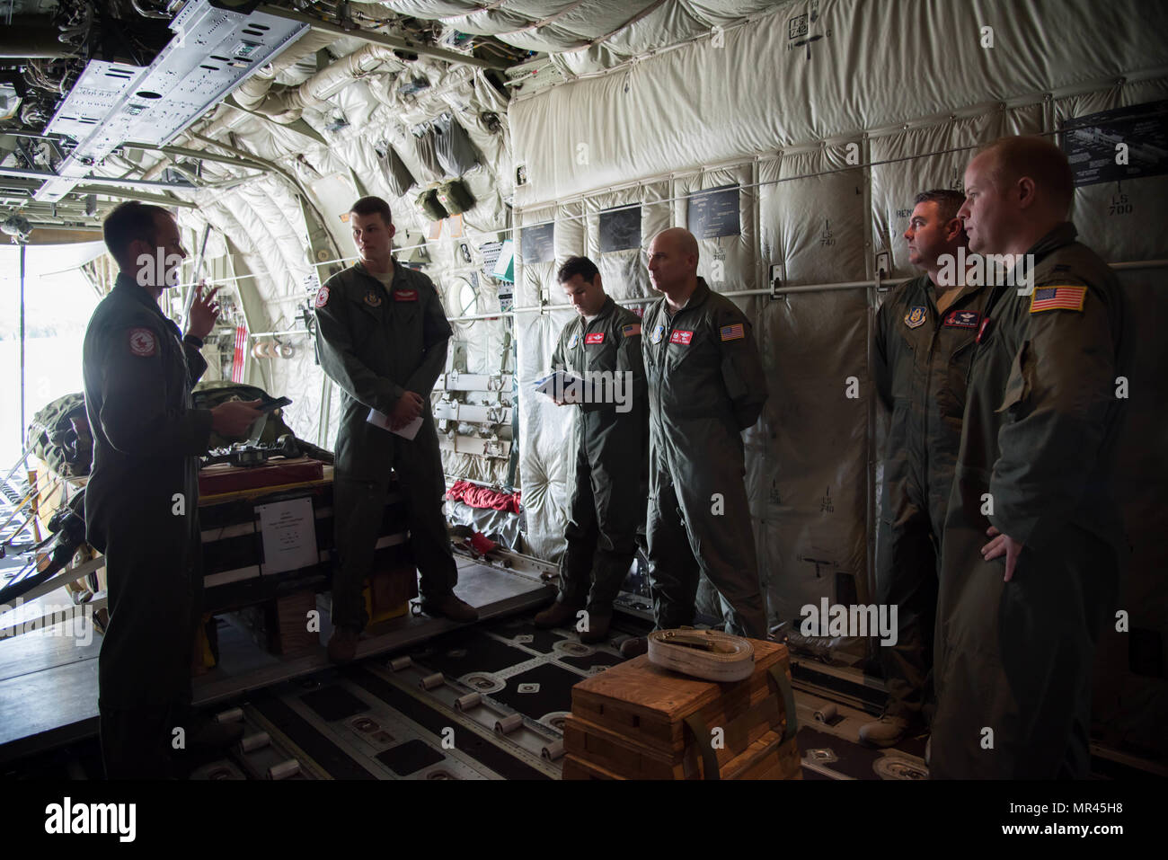 Oberst Michael Manion, 403. Wing Commander und Mitglieder der 815th ...