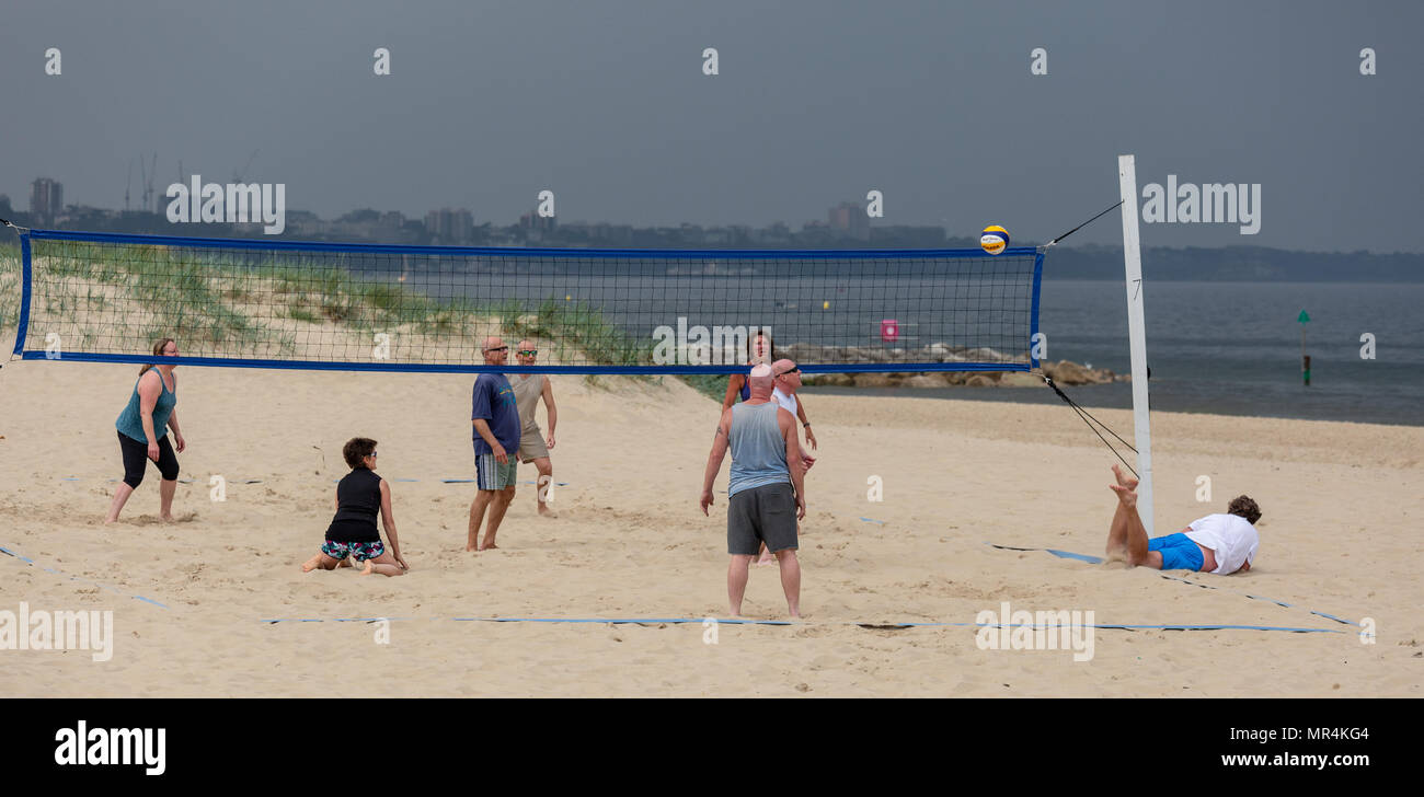 Volleyball am strand damen -Fotos und -Bildmaterial in hoher Auflösung ...