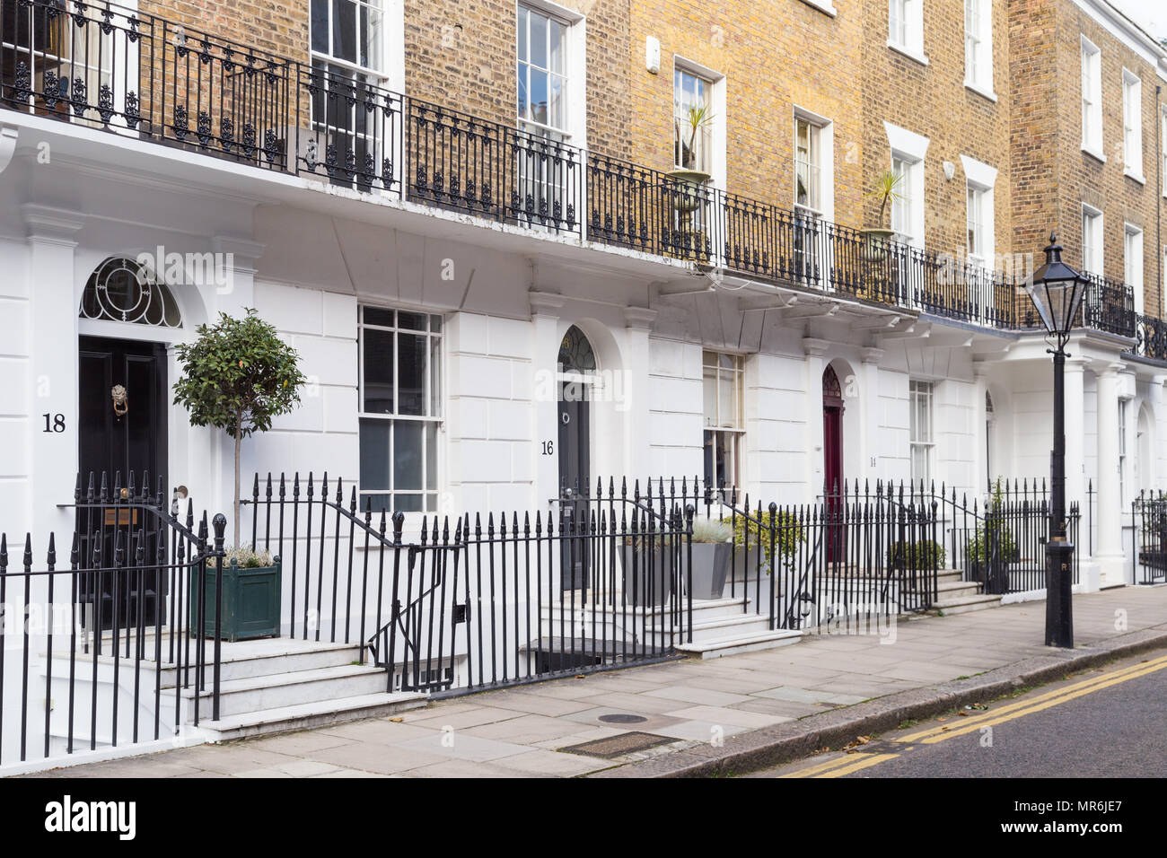 Stuckfassade haus -Fotos und -Bildmaterial in hoher Auflösung – Alamy