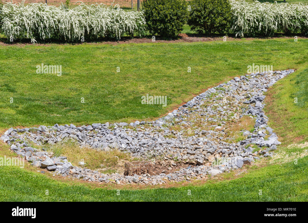 Regen auffangbecken -Fotos und -Bildmaterial in hoher Auflösung – Alamy