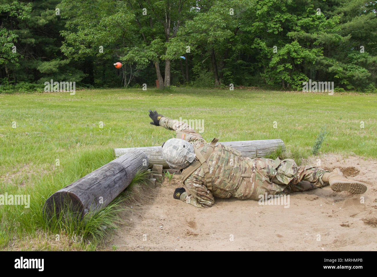 Us-Armee Sgt. Christopher Tomer, Alpha Company, Feuerwehr 572nd ...