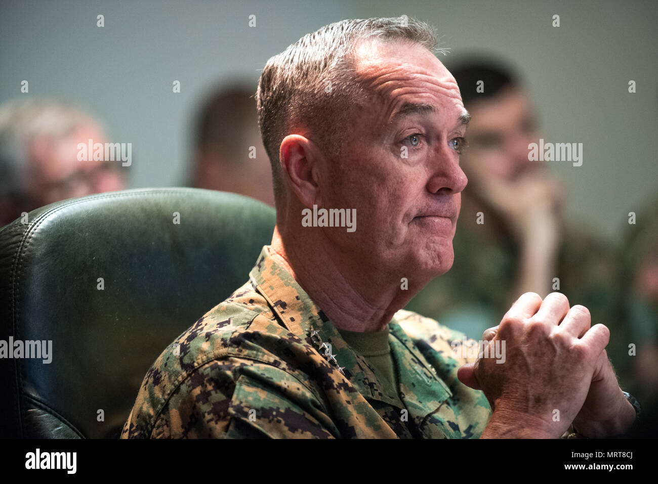 US Marine Corps General Joseph F. Dunford, Jr., Vorsitzender der Joint Chiefs Of Staff, hören ...