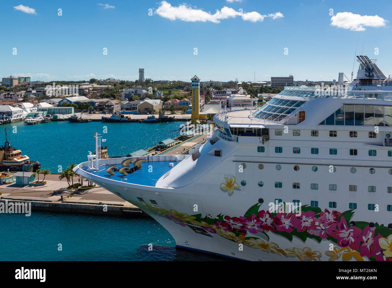 Cruise ship bow -Fotos und -Bildmaterial in hoher Auflösung – Alamy