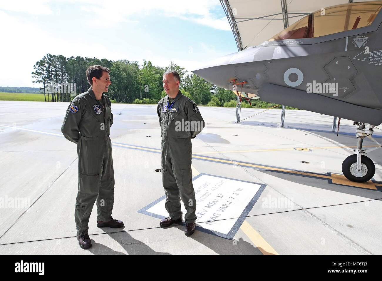 Pilot der royal navy -Fotos und -Bildmaterial in hoher Auflösung – Alamy