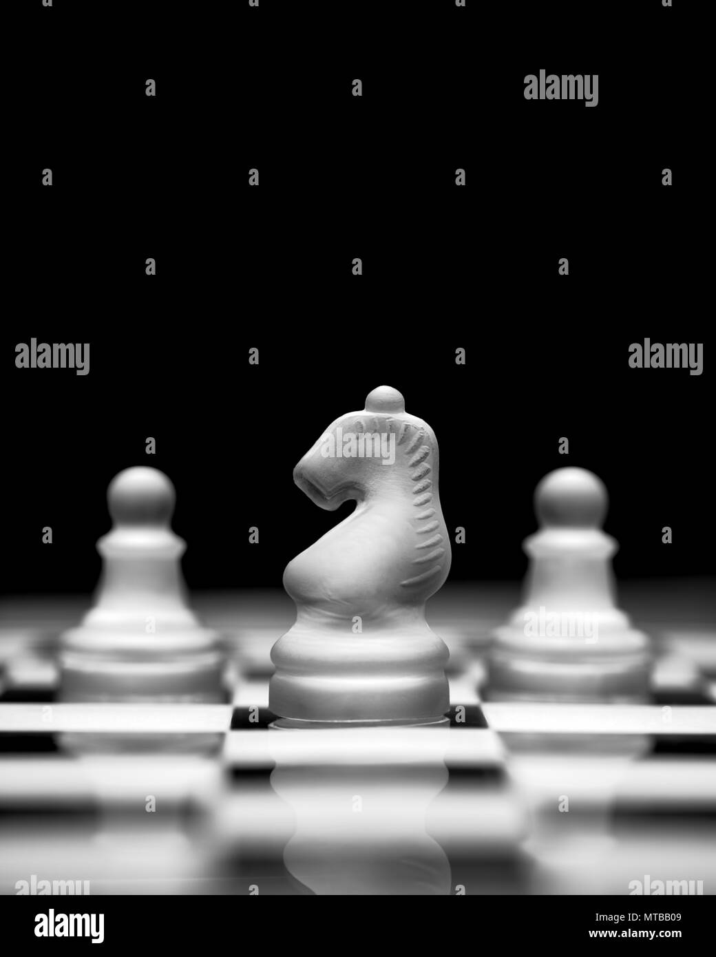 Chess game figure vertical black -Fotos und -Bildmaterial in hoher ...