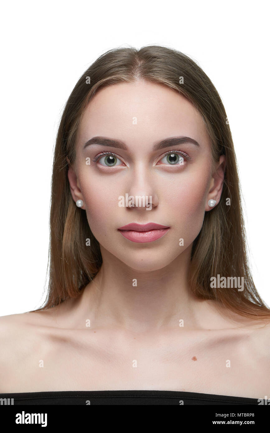 Portrait woman big eyes nose -Fotos und -Bildmaterial in hoher ...