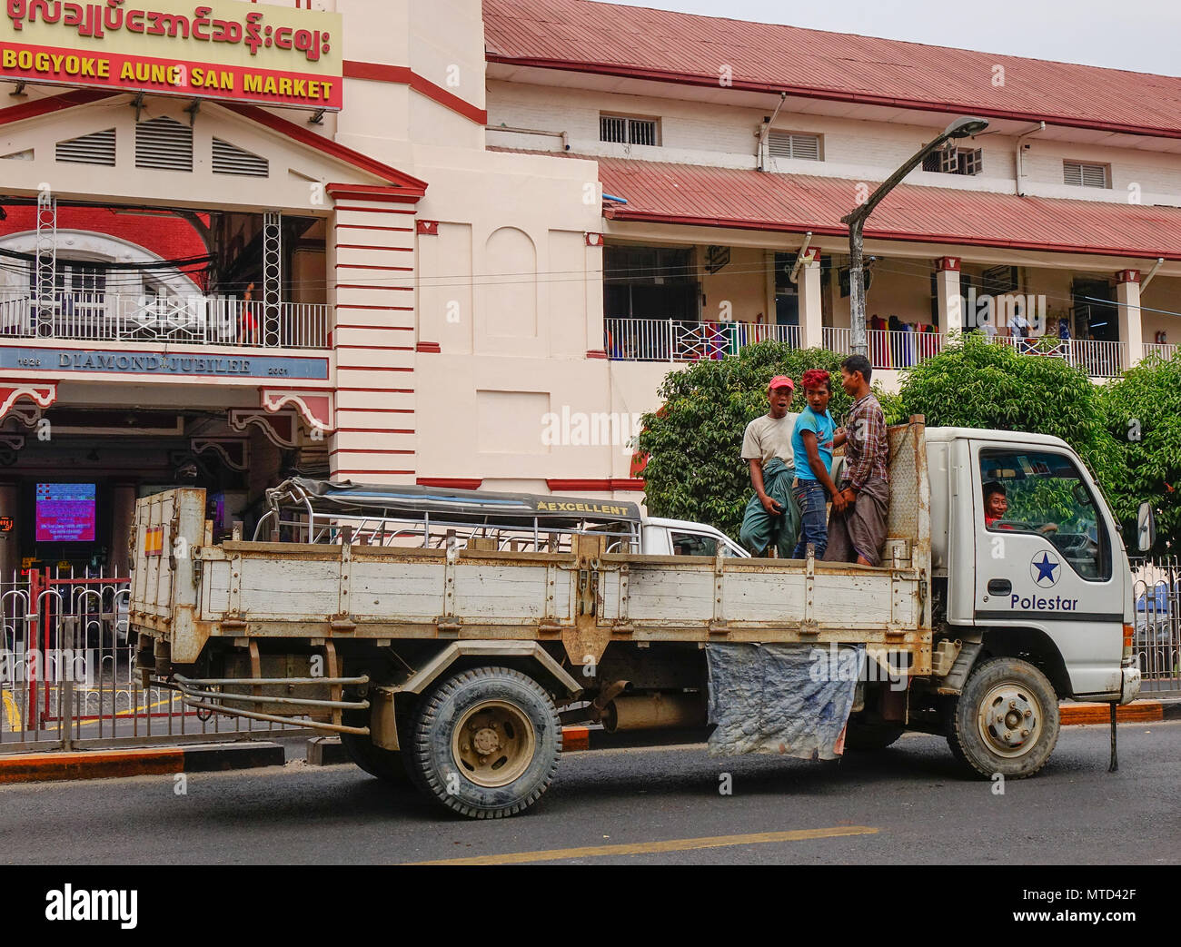 Heavy haulage lorry vintage classic -Fotos und -Bildmaterial in hoher ...