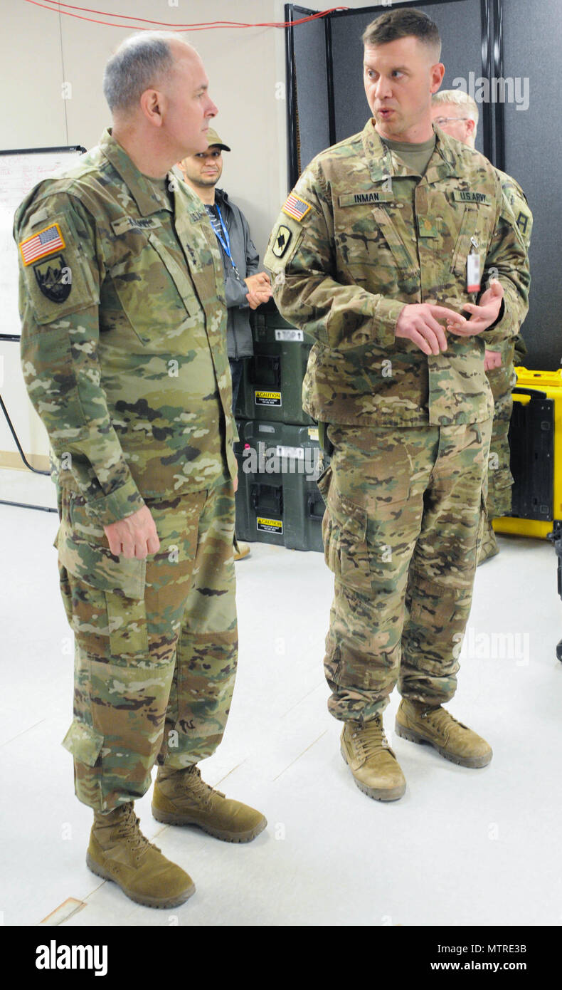 Der Direktor der Army National Guard, Generalleutnant Tim Kadavy ...