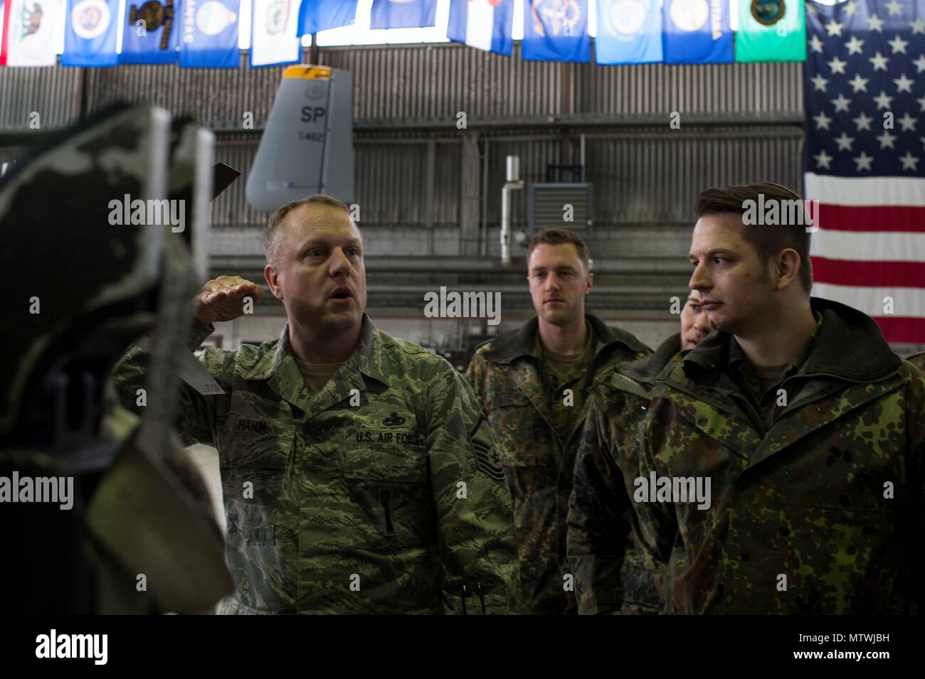 Us Air Force Master Sgt. Jonathan Hahn, 52. Instandhaltungsgruppe ...