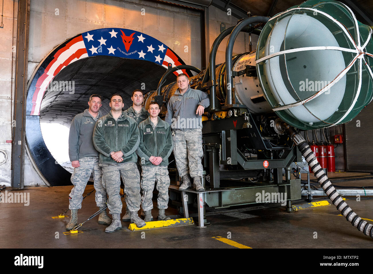 General electric f110 ge 100 motor -Fotos und -Bildmaterial in hoher ...