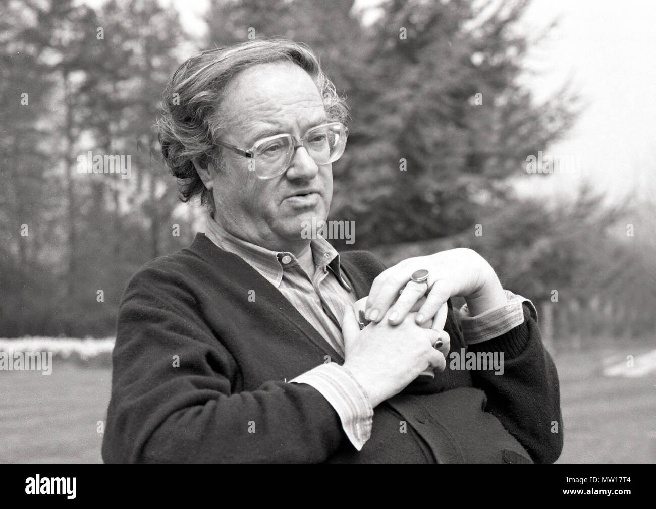 Sir john mortimer qc -Fotos und -Bildmaterial in hoher Auflösung – Alamy