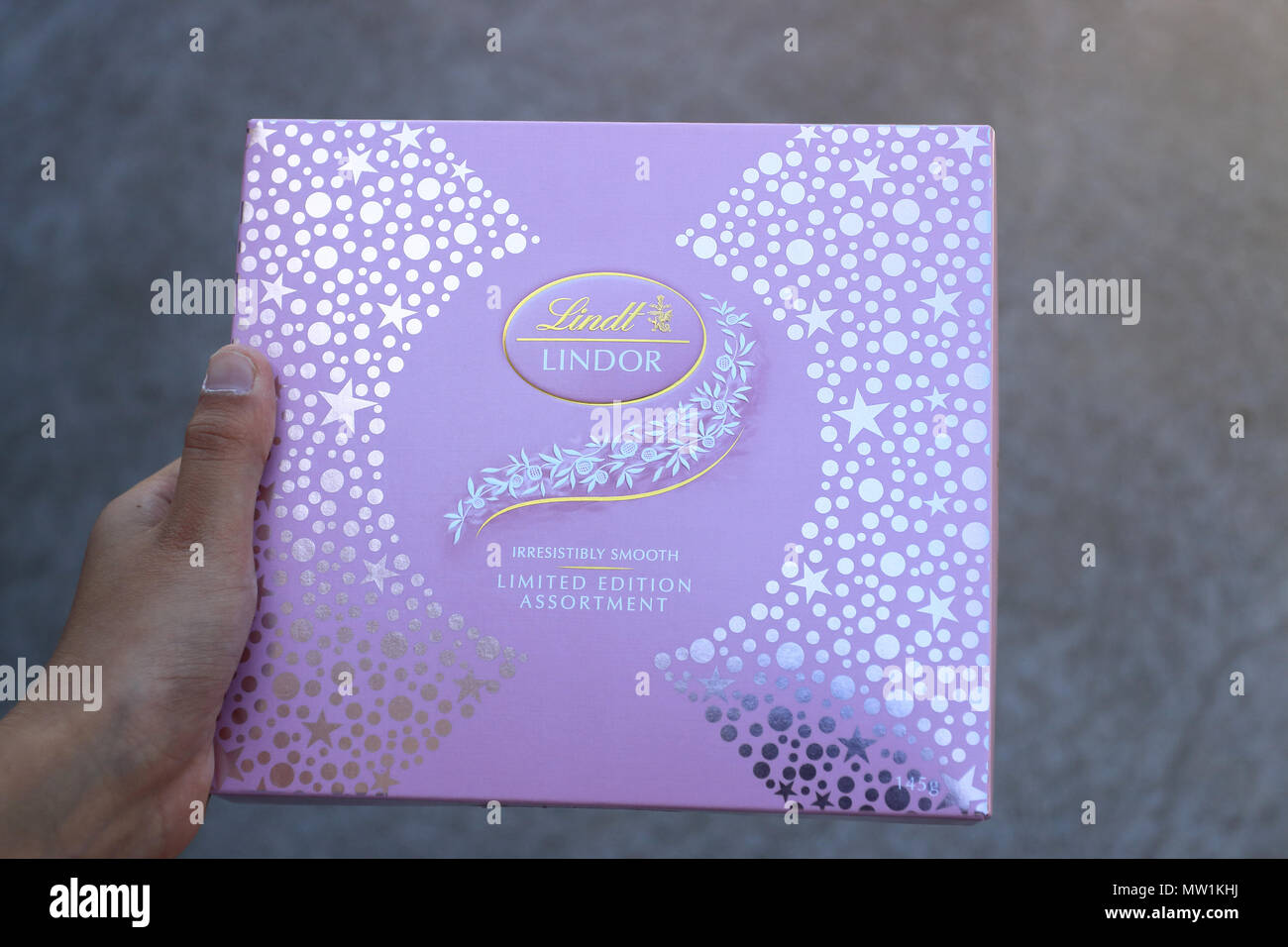 Sonderedition verpackung -Fotos und -Bildmaterial in hoher Auflösung ...