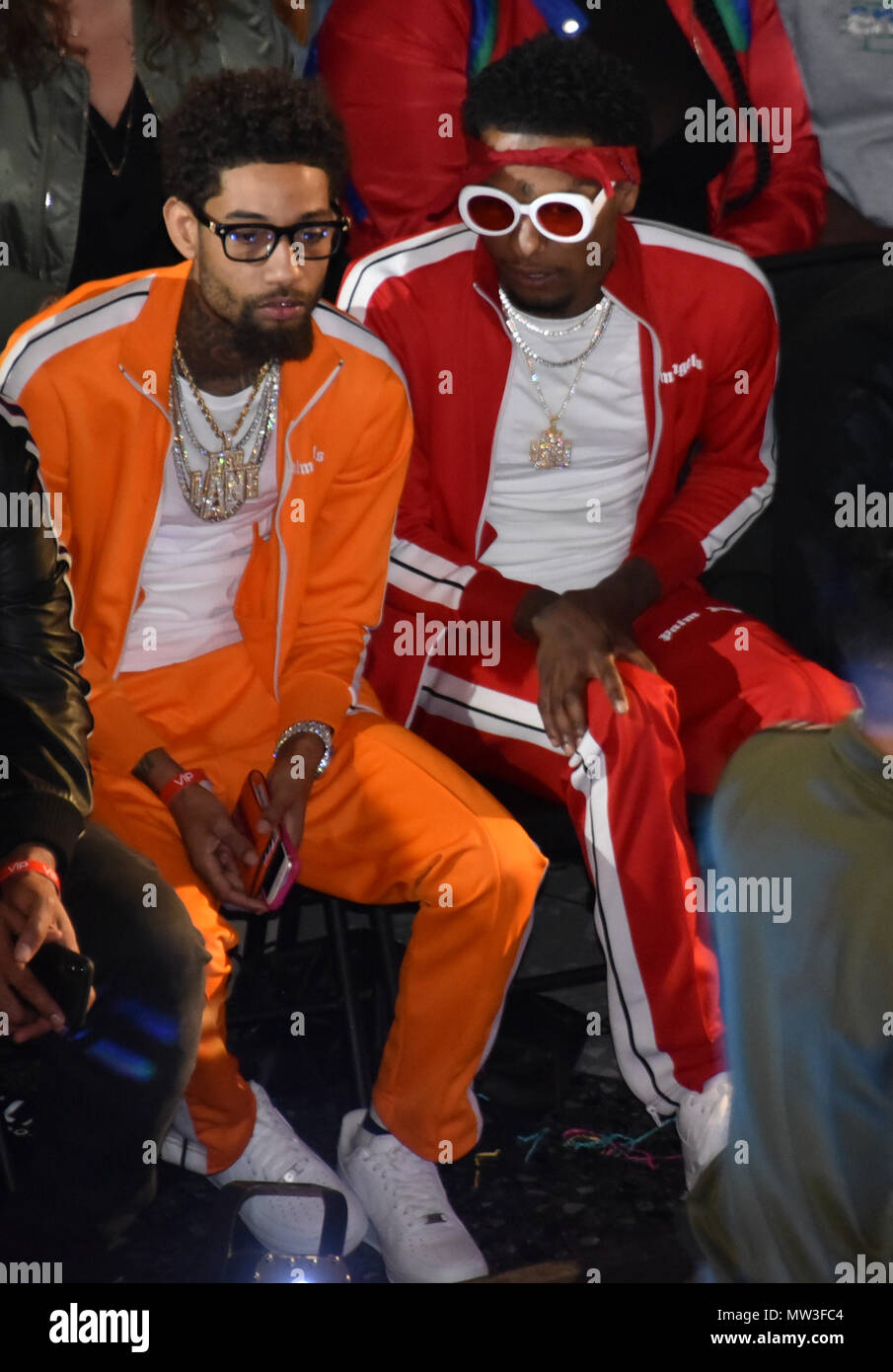 Milano Di Rouge Fashion Show in einem Liberty Place in Philadelphia ...