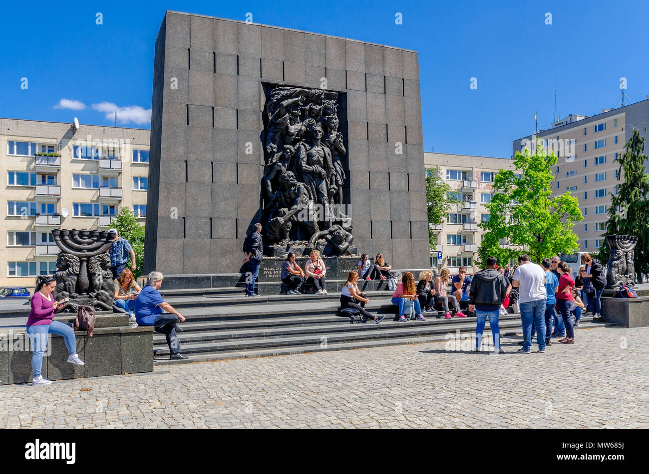 Denkmal des aufstands im warschauer ghetto -Fotos und -Bildmaterial in ...