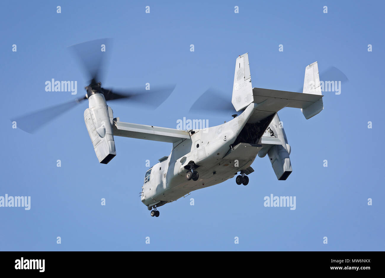 Eine MV-22 Osprey Tilt rotor Flugzeug fährt Osten Arm Wharf für die ...