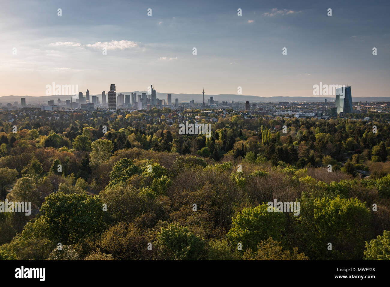 Taunus turm -Fotos und -Bildmaterial in hoher Auflösung – Alamy