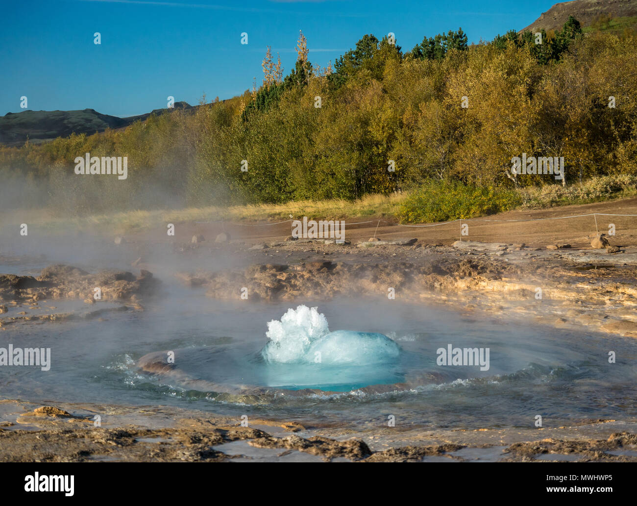 Strokkur geysir -Fotos und -Bildmaterial in hoher Auflösung – Alamy