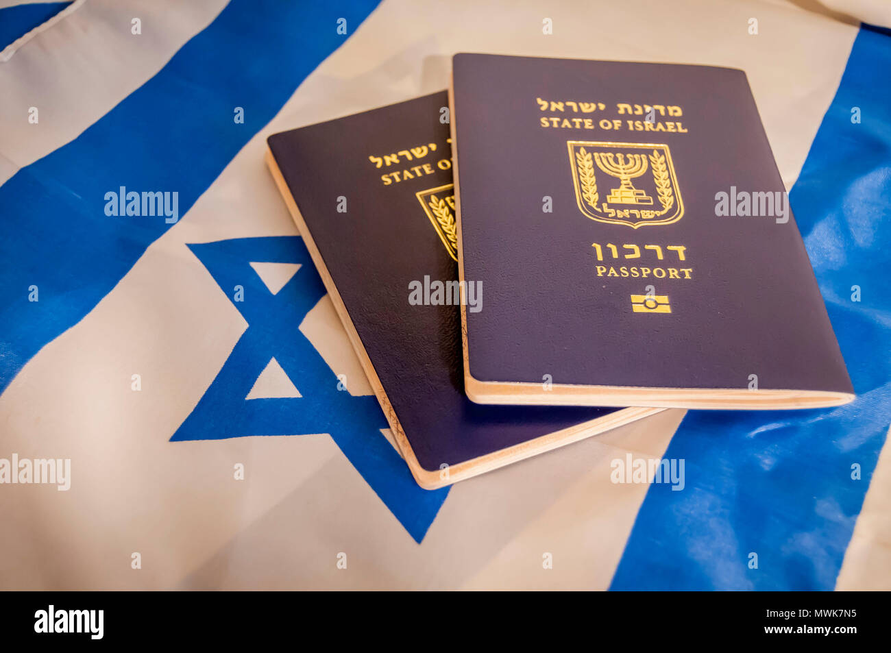 Staat Israel passport Stock Bild. Zwei Israelische "arkon Pässe auf ...