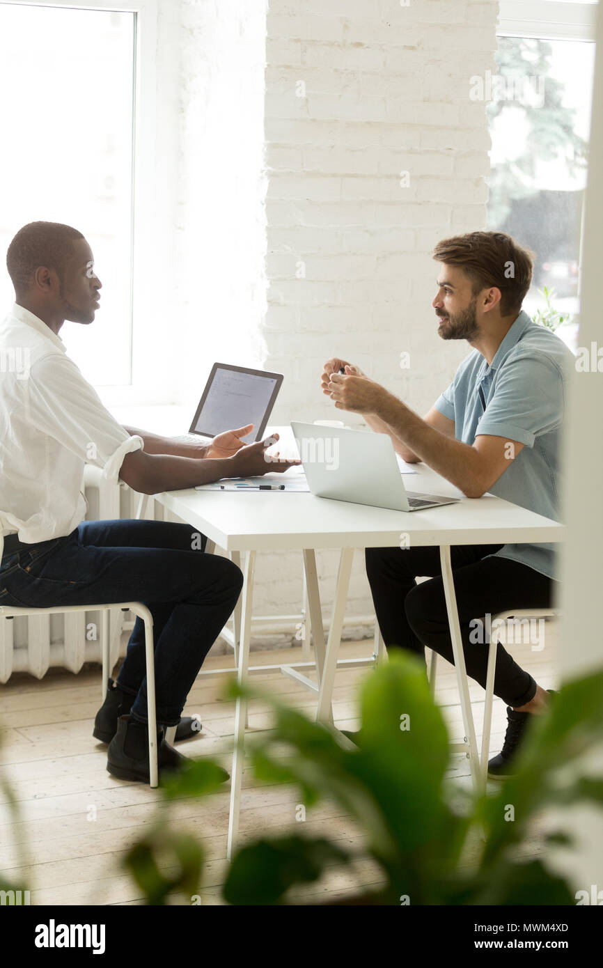Offen reden -Fotos und -Bildmaterial in hoher Auflösung – Alamy