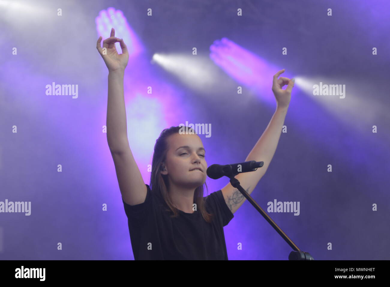 Musikerin lotte -Fotos und -Bildmaterial in hoher Auflösung – Alamy