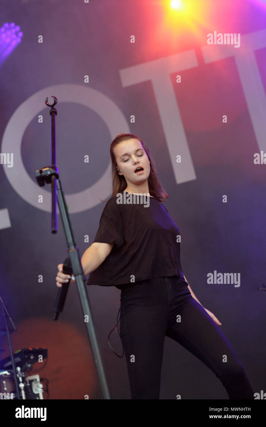 Charlotte rezbach -Fotos und -Bildmaterial in hoher Auflösung – Alamy