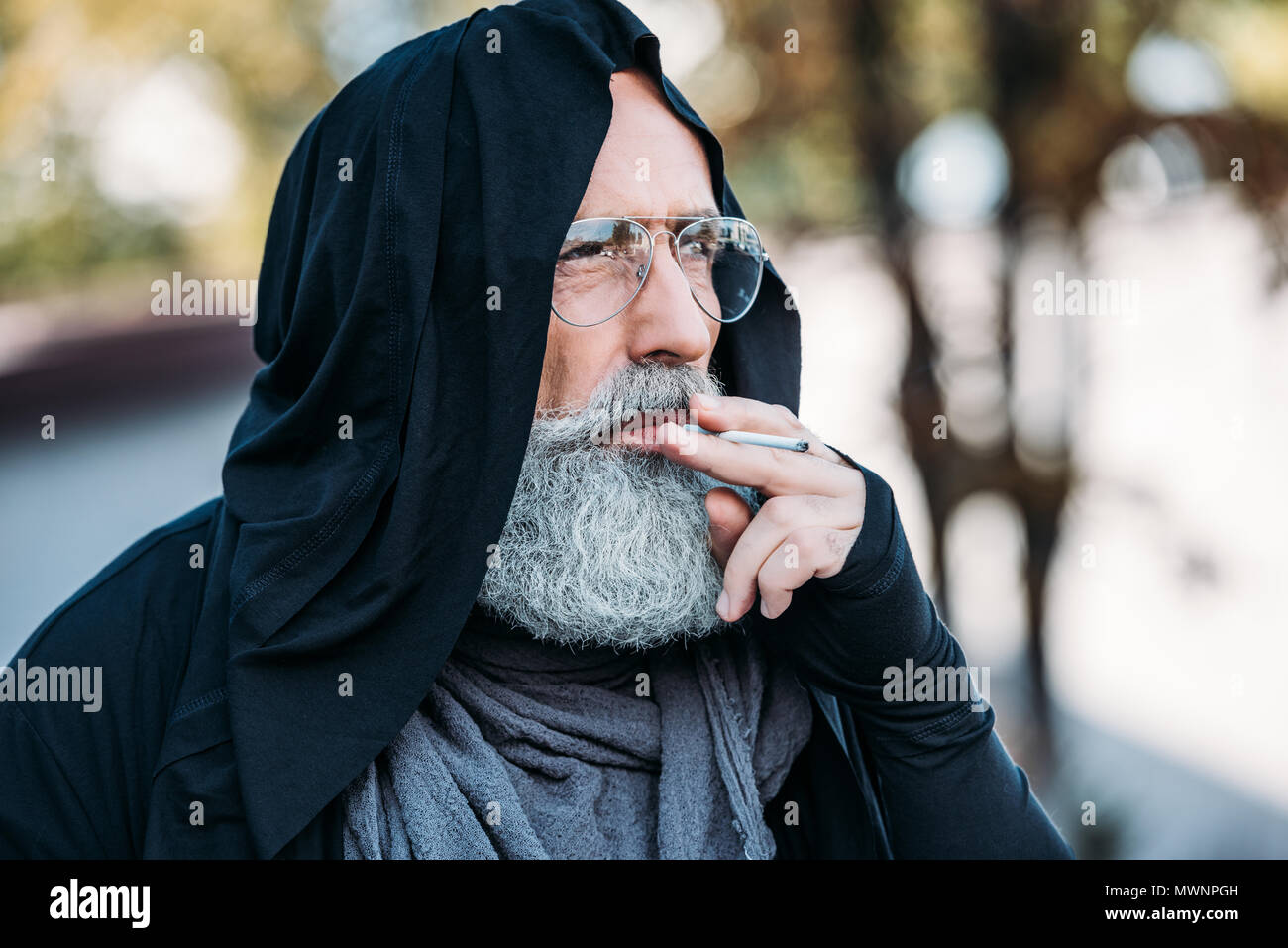 Raucher habit -Fotos und -Bildmaterial in hoher Auflösung – Alamy