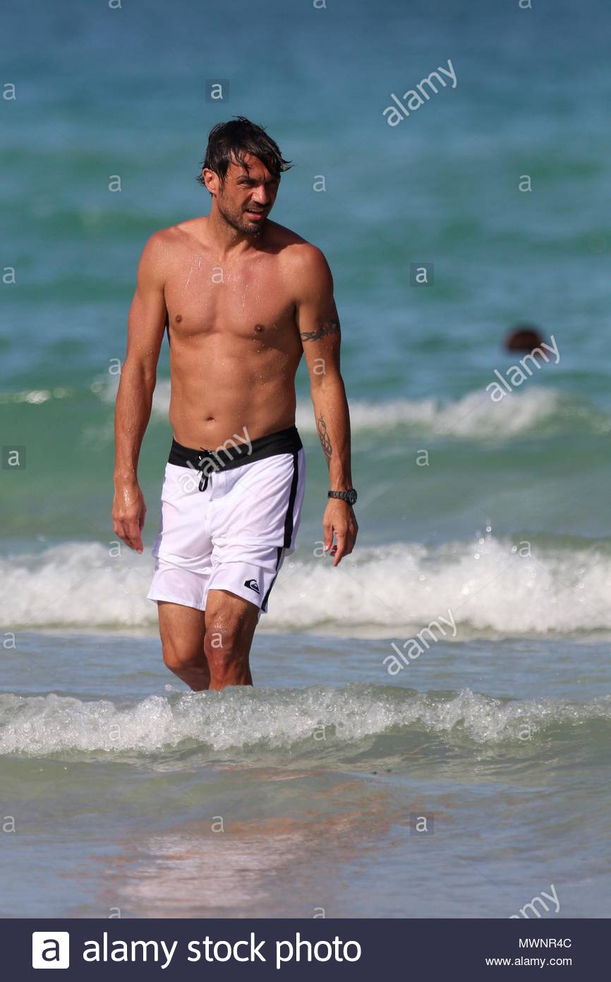 Paolo Maldini Stockfotos & Paolo Maldini Bilder - Alamy