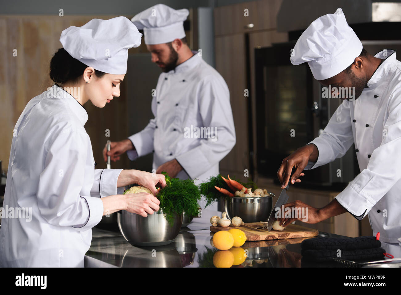 Gemischtrassiges Team Stockfotos und -bilder Kaufen - Alamy