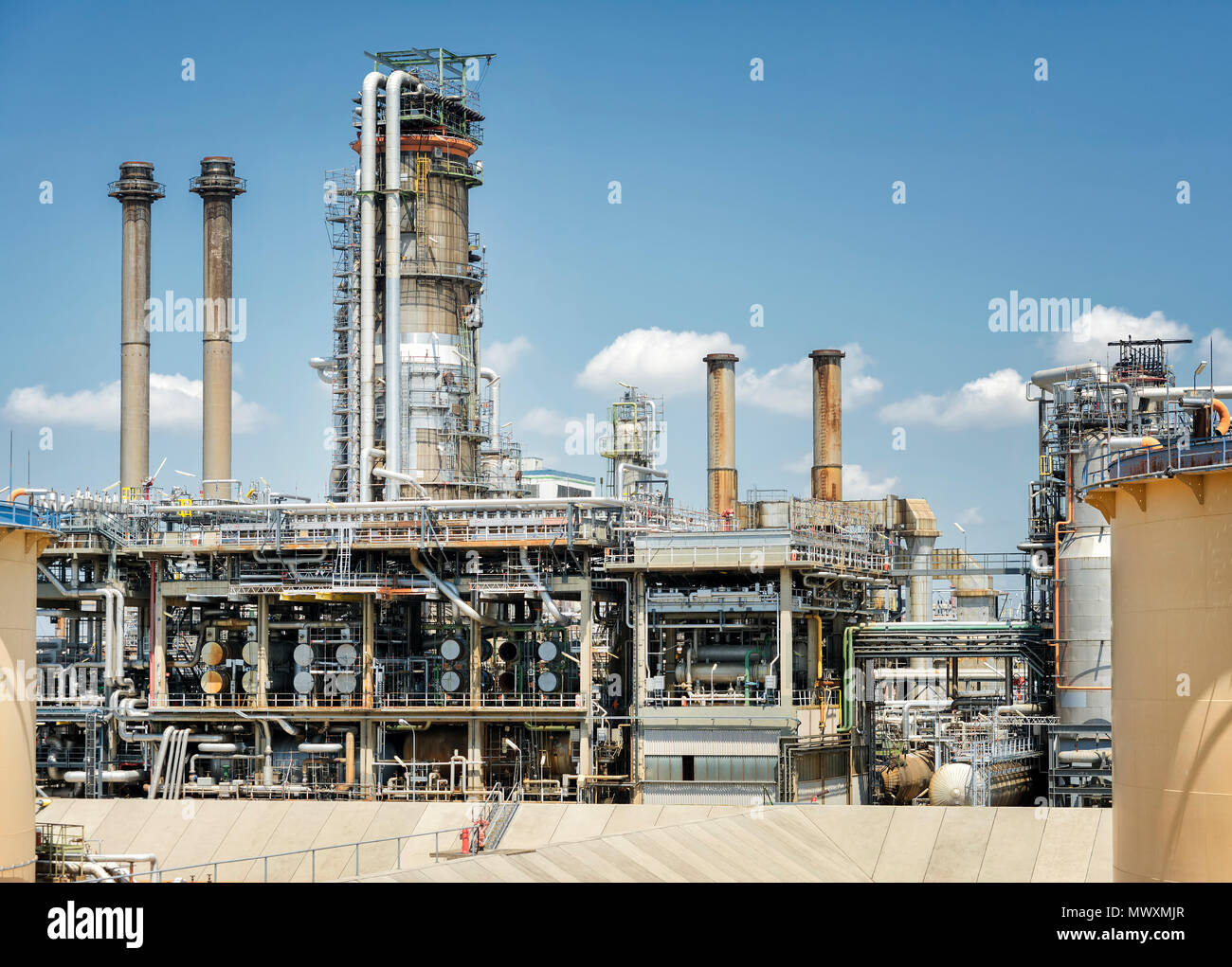 Erdöl raffinerie -Fotos und -Bildmaterial in hoher Auflösung – Alamy