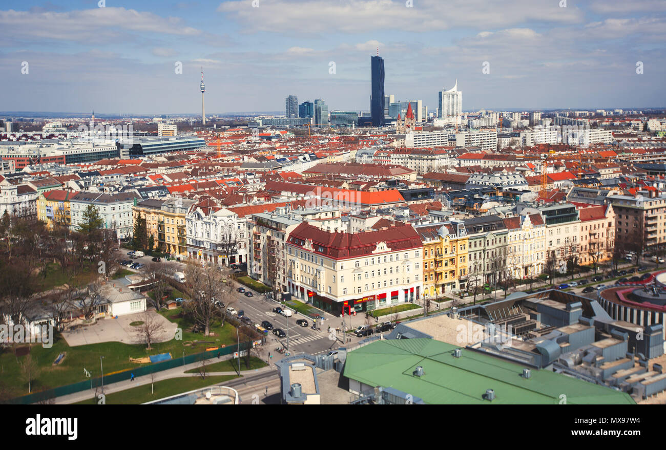 Schöne super-Weitwinkel Luftaufnahme von Wien, Österreich, mit Altstadt ...