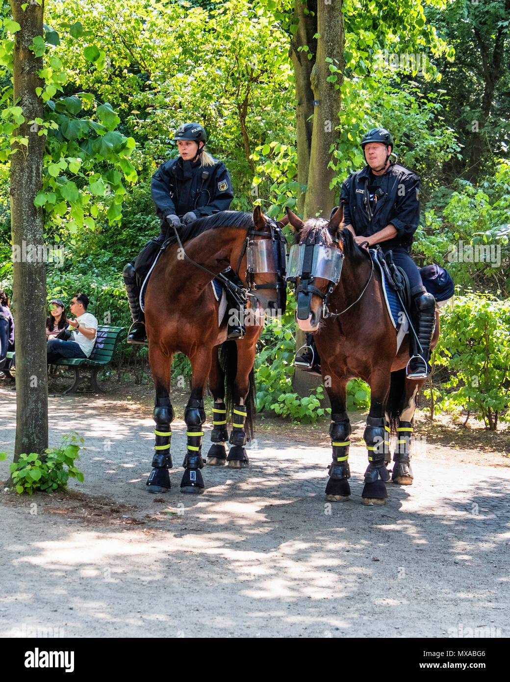 Polizei pferden -Fotos und -Bildmaterial in hoher Auflösung – Alamy