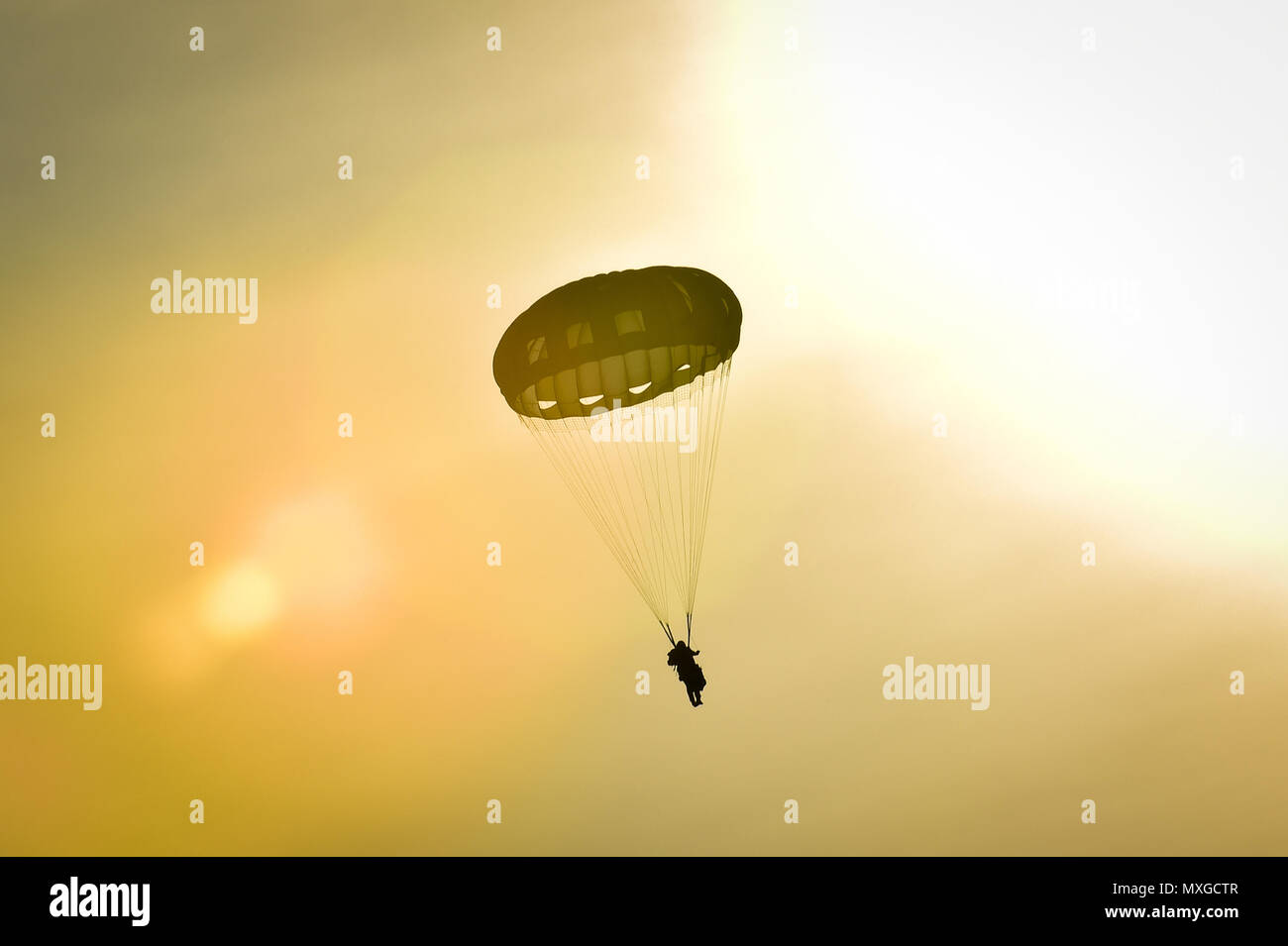 Ein Fallschirmjäger der US-Armee in die 4 Infantry Brigade Combat Team ...