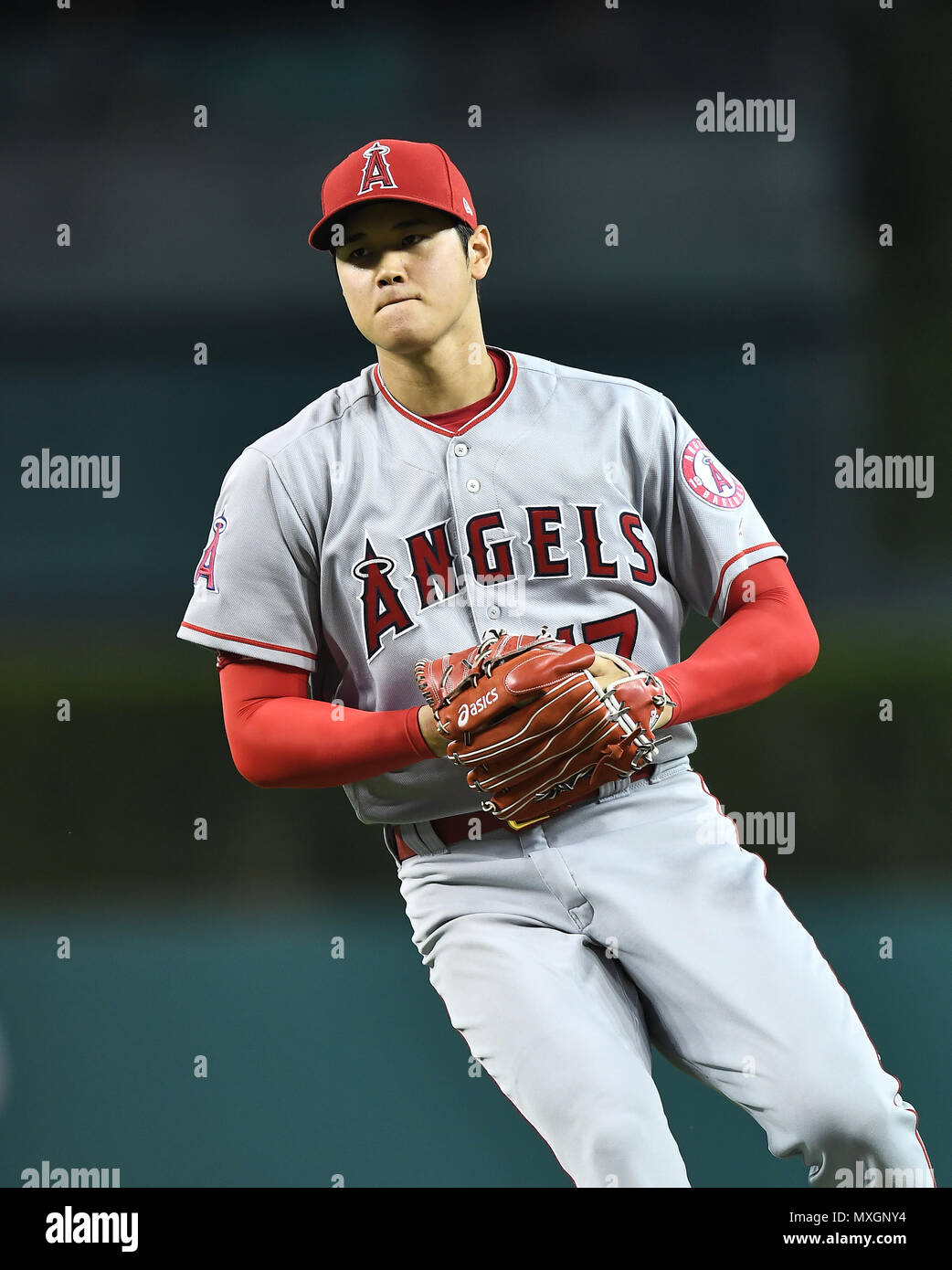 Los Angeles Engel Krug Shohei Ohtani ein 101-mph fastball im fünften ...