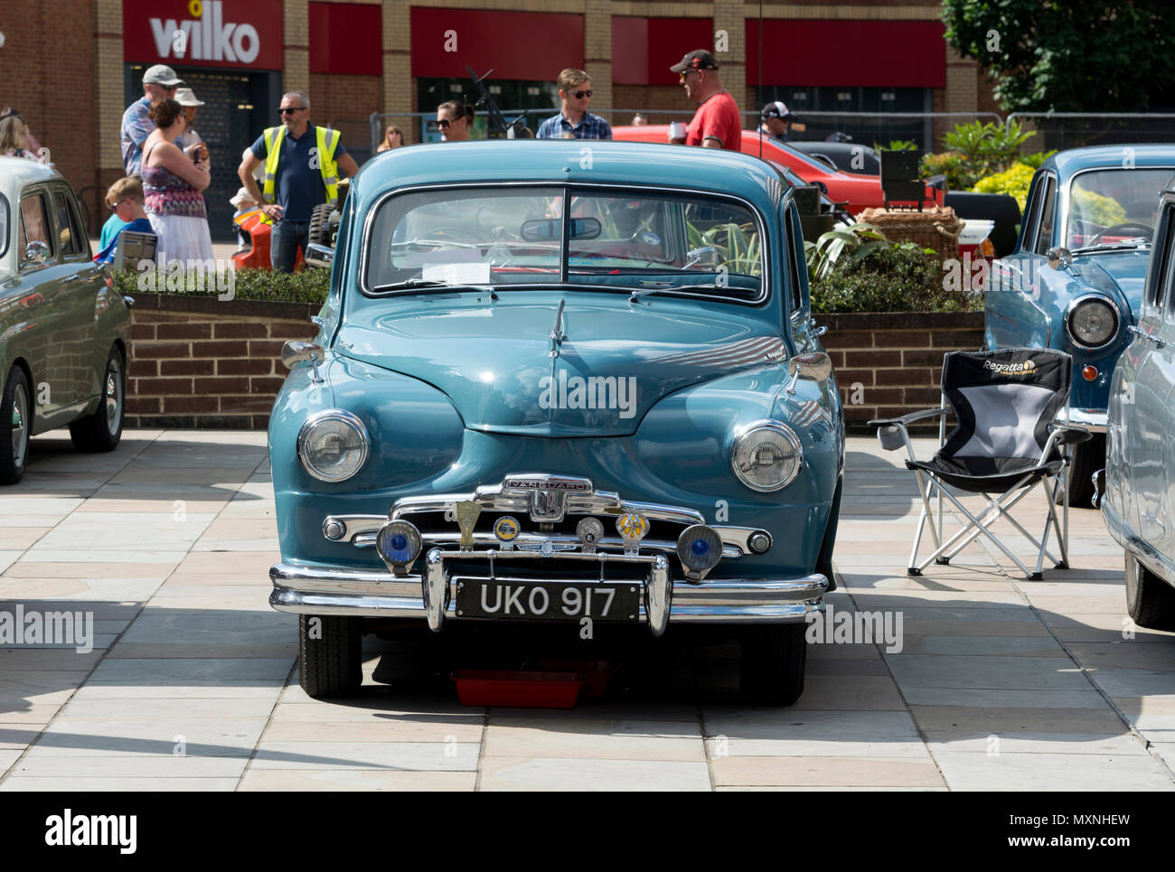 Standard vanguard -Fotos und -Bildmaterial in hoher Auflösung – Alamy