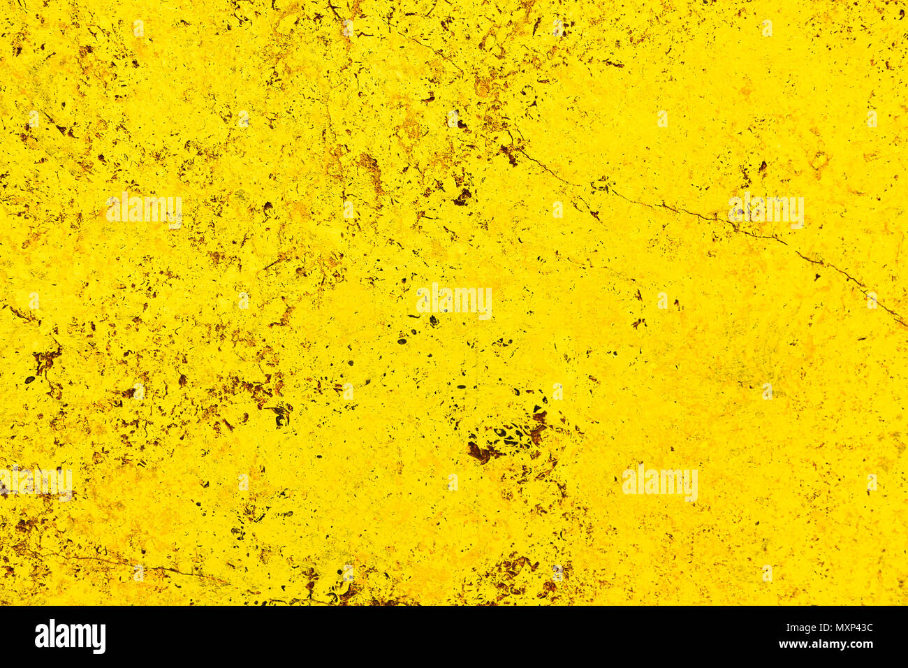 Lebendige helle gelbe Farbe Fassade aus Stein mit Unebenheiten und ...