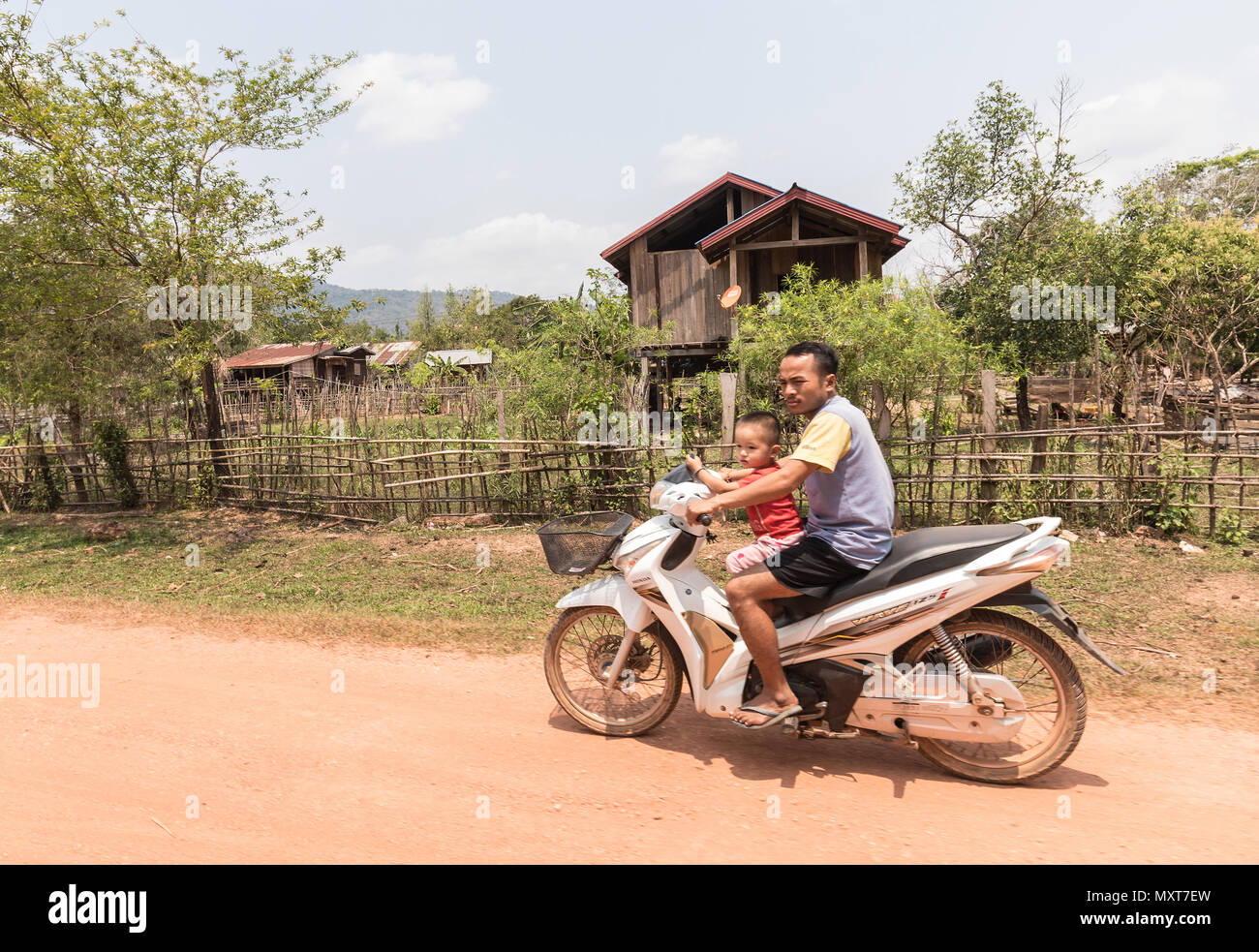 On motorbike -Fotos und -Bildmaterial in hoher Auflösung – Alamy
