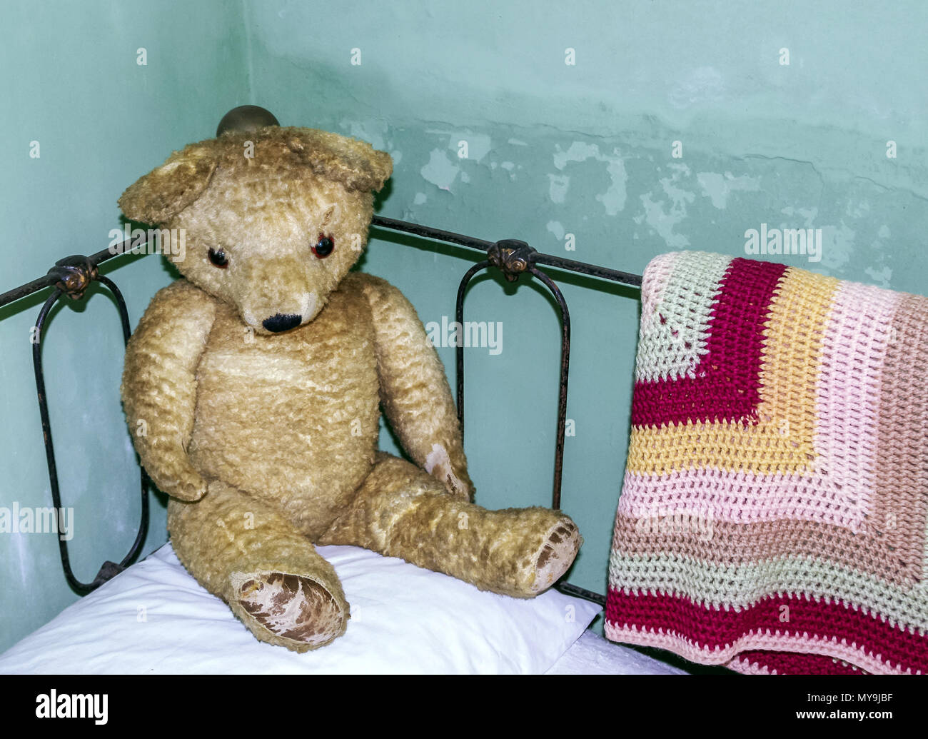 Alter teddybär -Fotos und -Bildmaterial in hoher Auflösung – Alamy